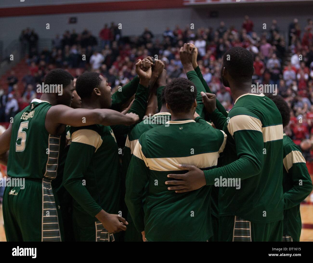 Cincinnati, OH, USA. 2nd Feb, 2014. South Florida Bulls in a huddle ...