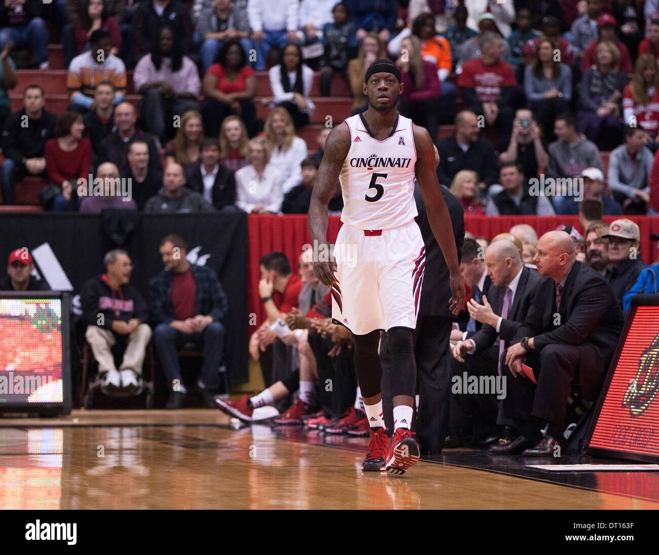 Cincinnati, OH, USA. 2nd Feb, 2014. Cincinnati Bearcats forward Justin ...
