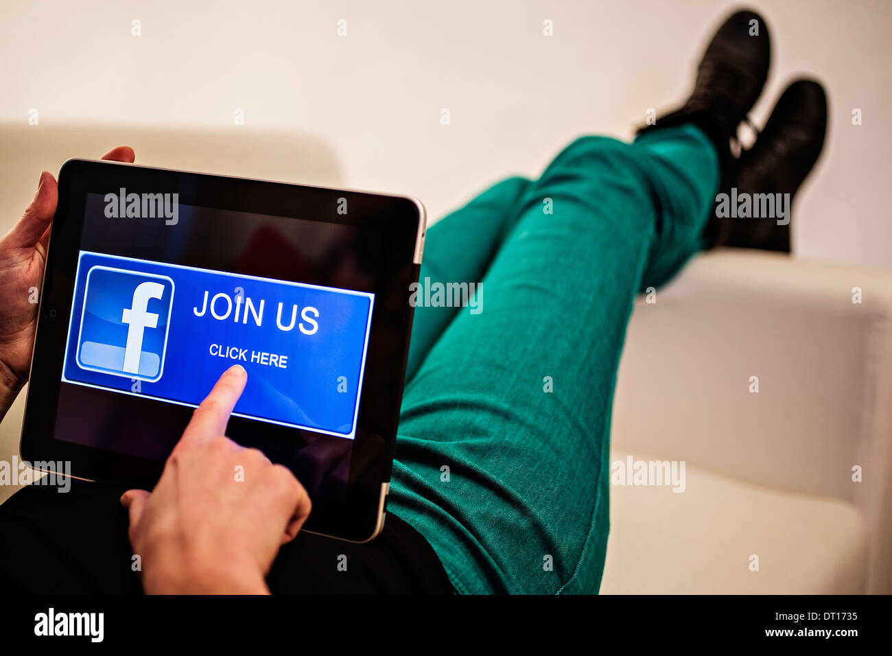 Facebook, internet, social network, screen, tablet iPad Stock Photo - Alamy