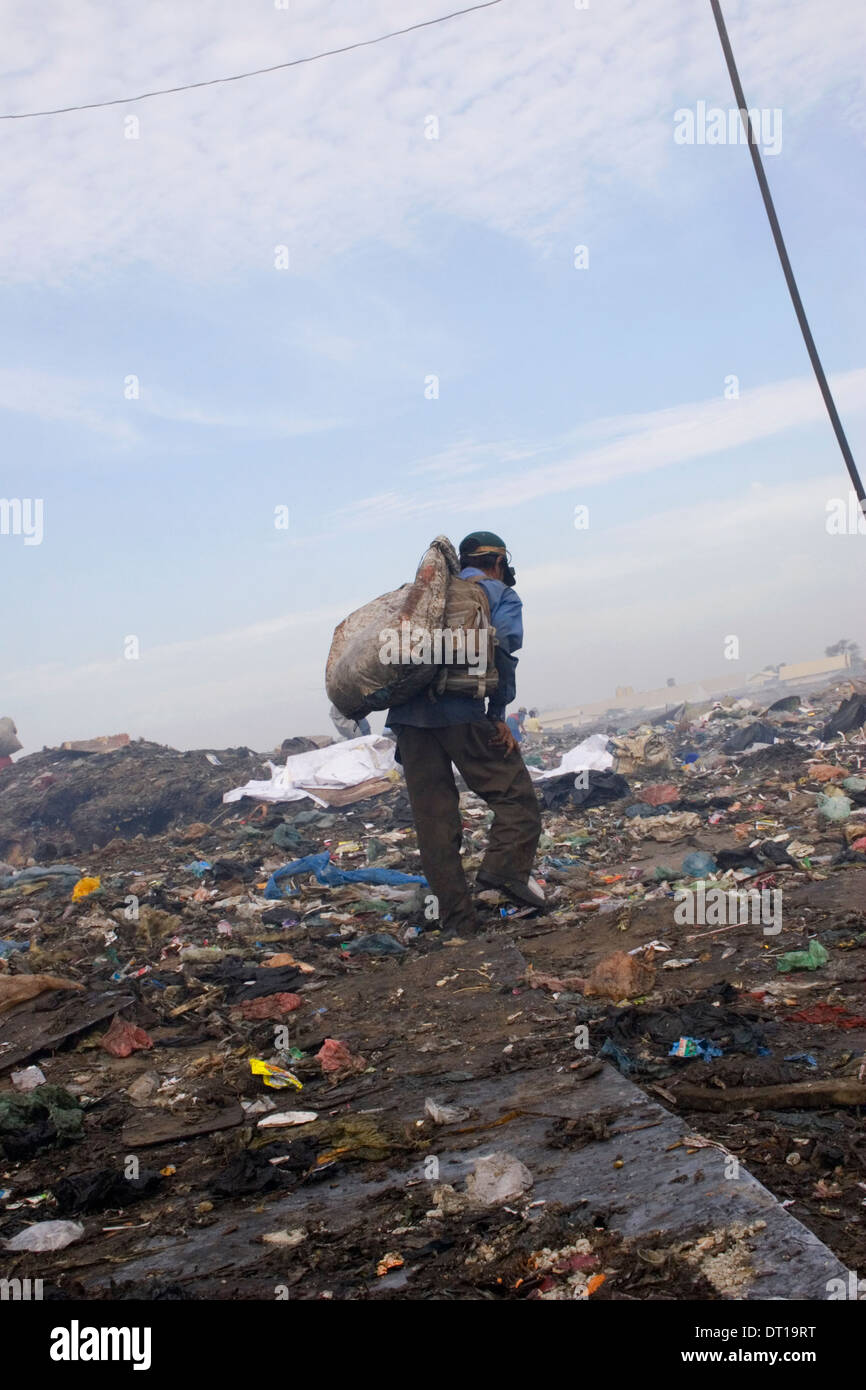 Asia Recycling Asia Poverty Human Scavenger Human Scavengers High ...