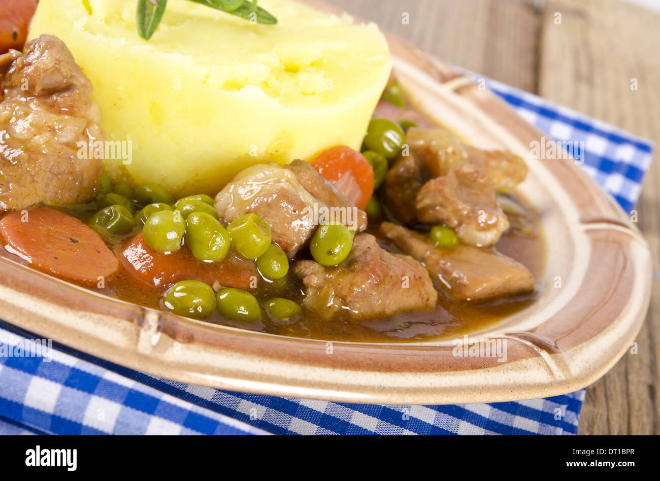 Beef fricassee hi-res stock photography and images - Alamy
