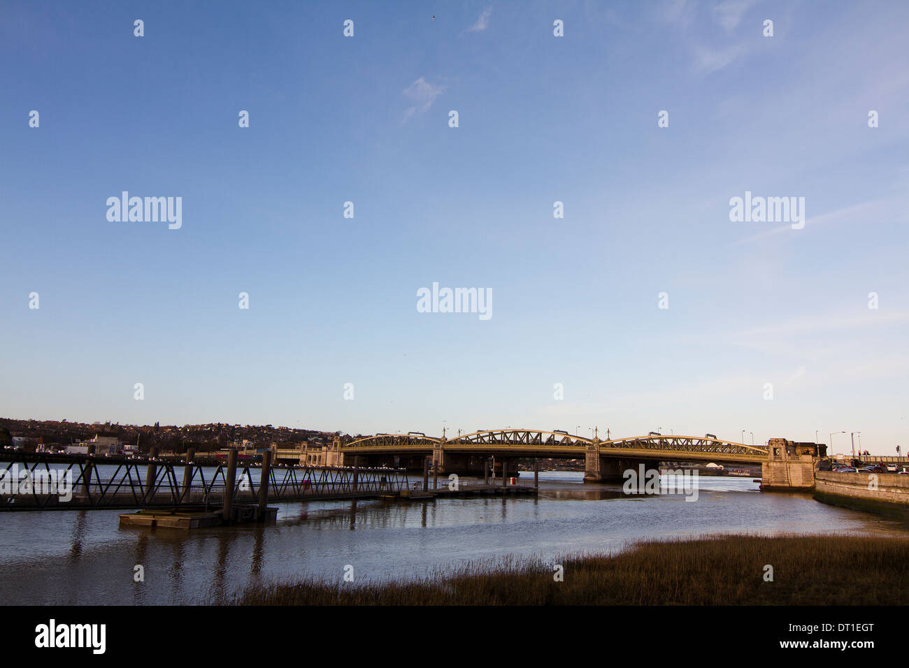 Rochester bridge rochester kent uk hi-res stock photography and images ...