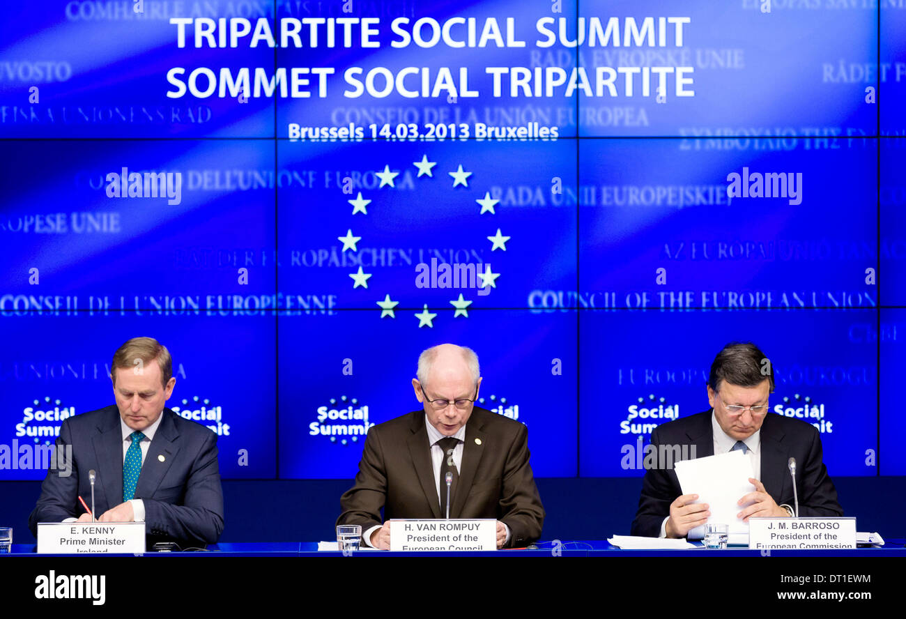 Tripartite meeting hi-res stock photography and images - Alamy