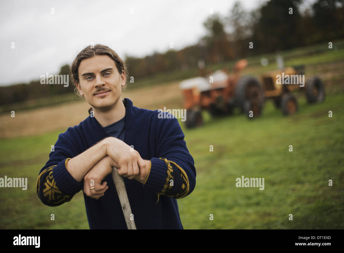 Man a hoe hi-res stock photography and images - Alamy