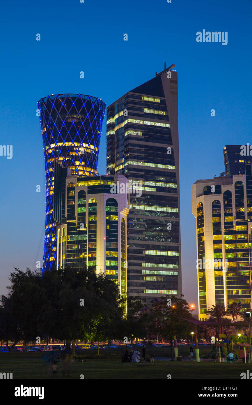 Doha buildings hi-res stock photography and images - Alamy