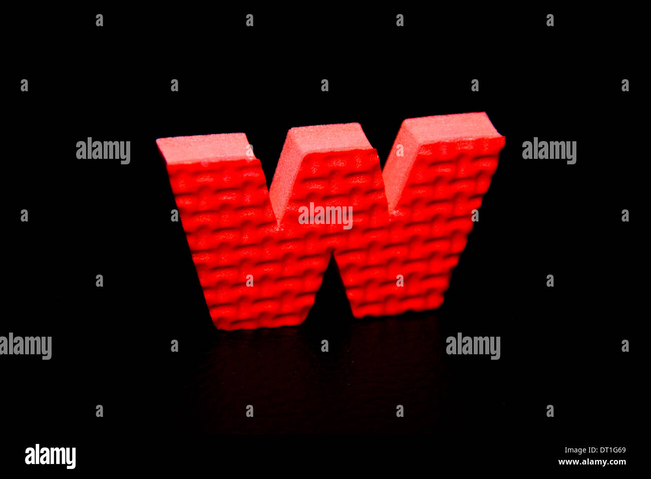 Lowercase letter w Stock Photo - Alamy