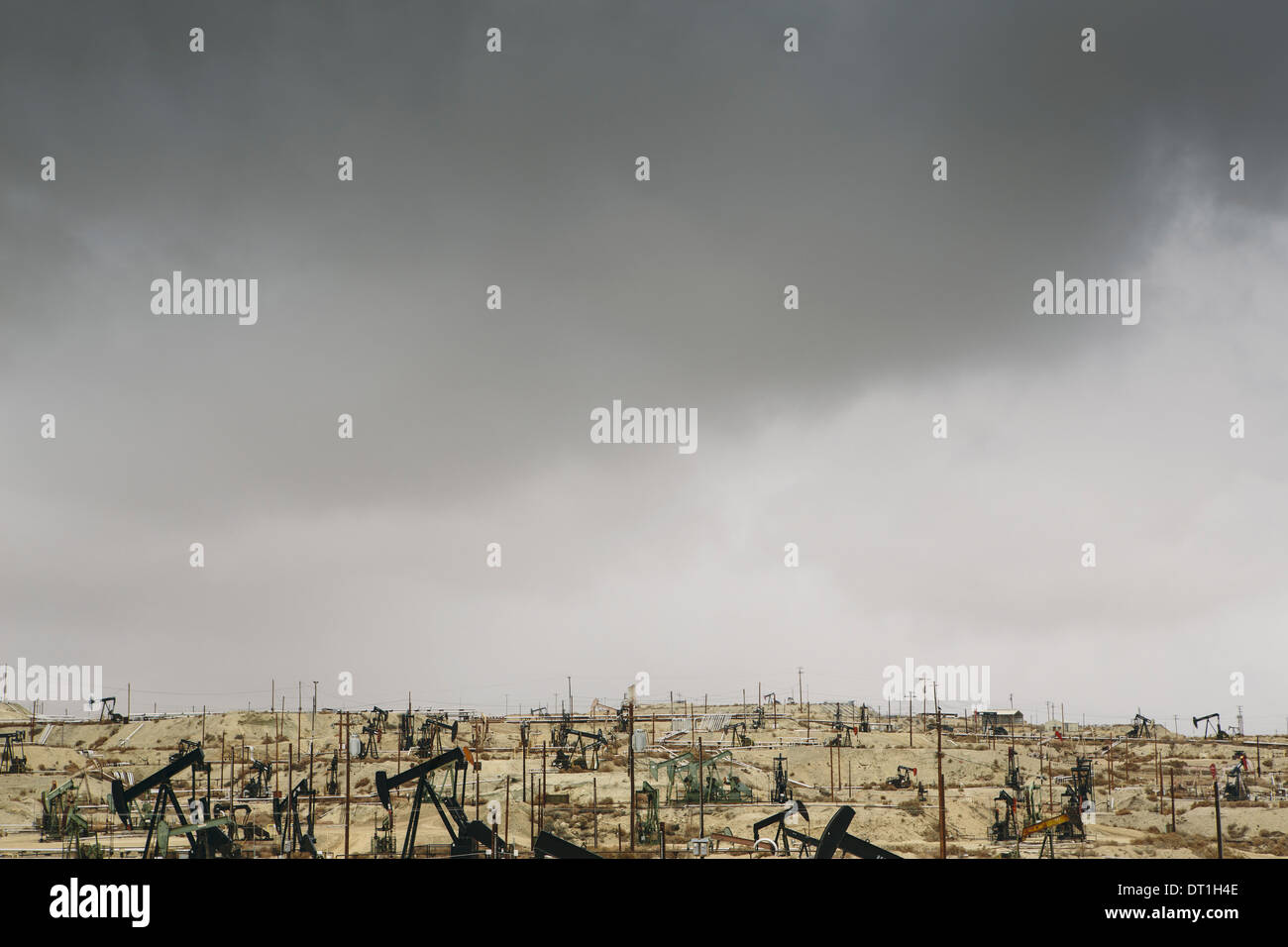 Oil rig nobody day high angle hi-res stock photography and images - Alamy