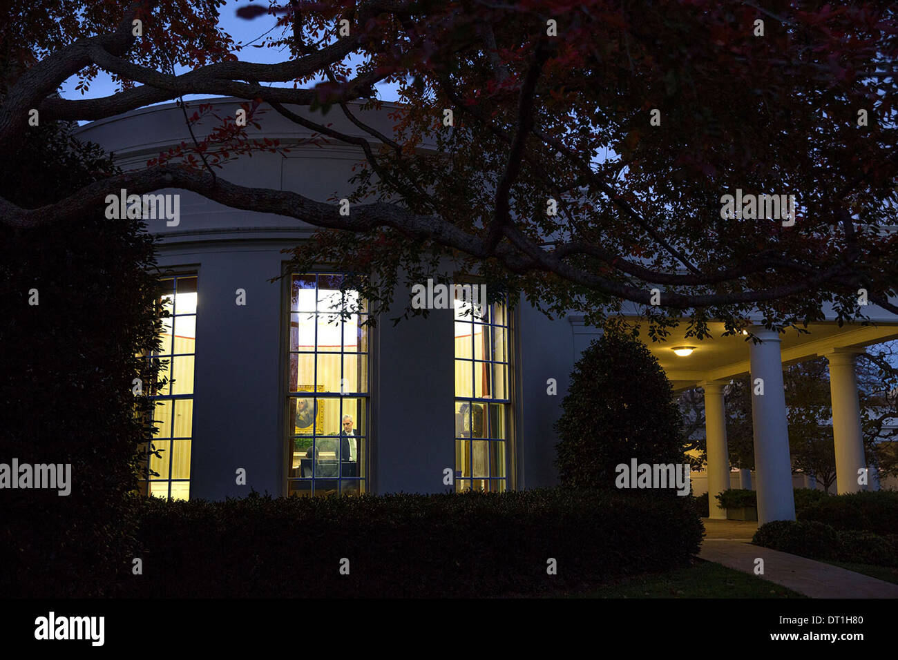 Oval office white house window hi-res stock photography and images - Alamy