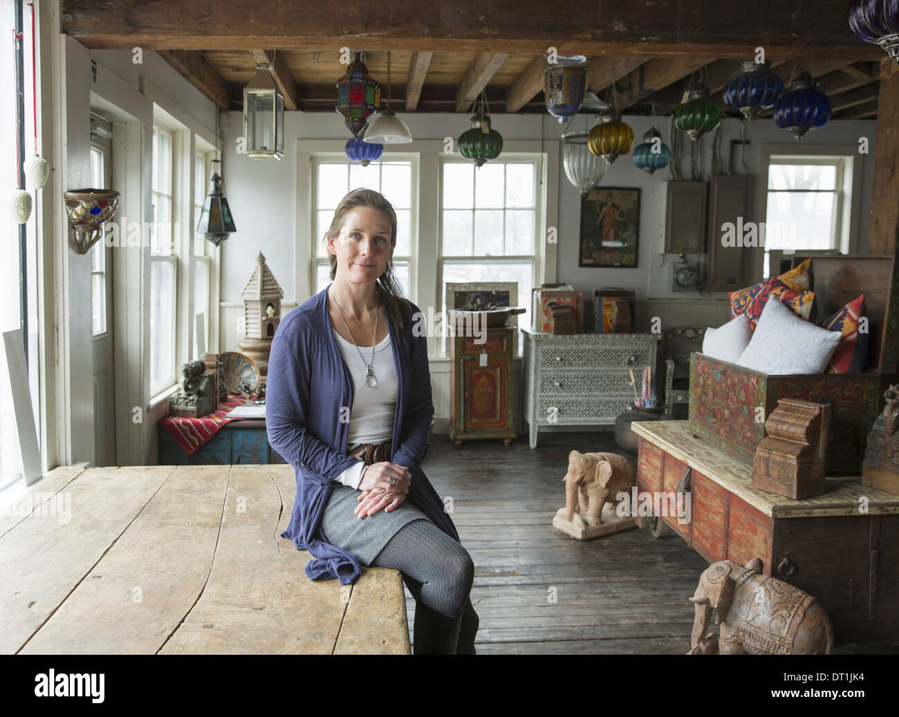 Small town store hi-res stock photography and images - Alamy