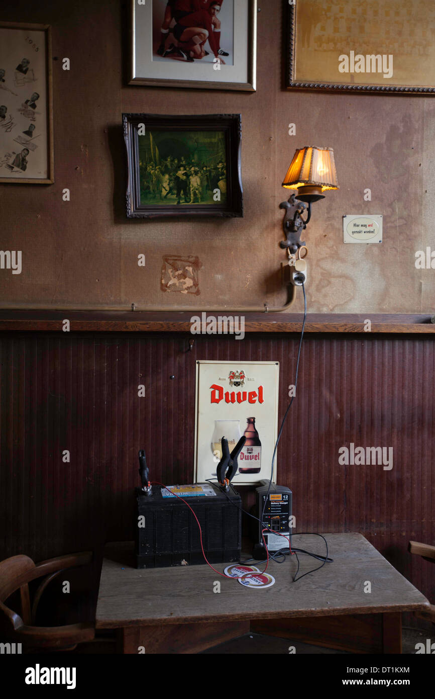 Bar frames hi-res stock photography and images - Alamy