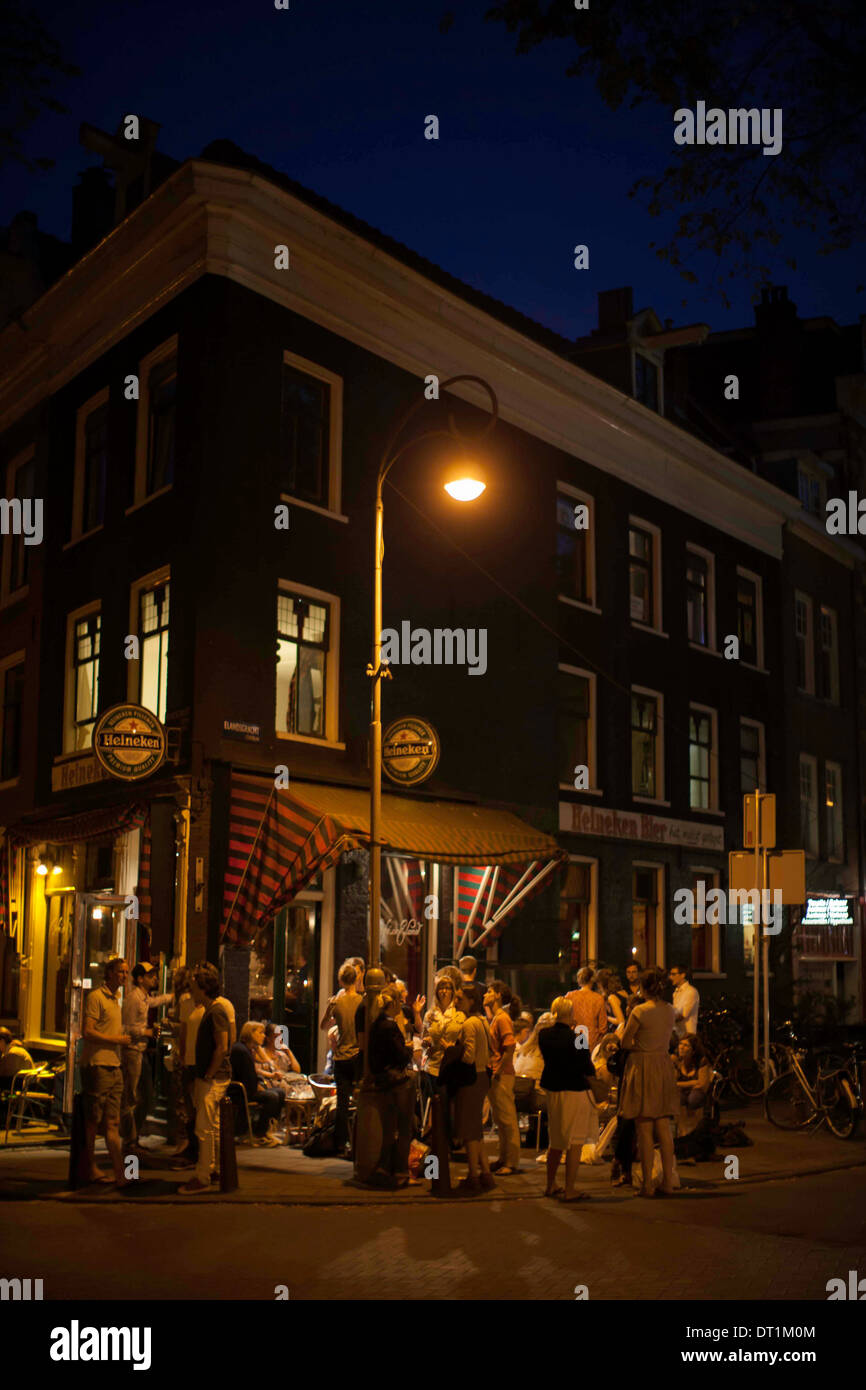 friendly atmosphere at a bar Stock Photo - Alamy