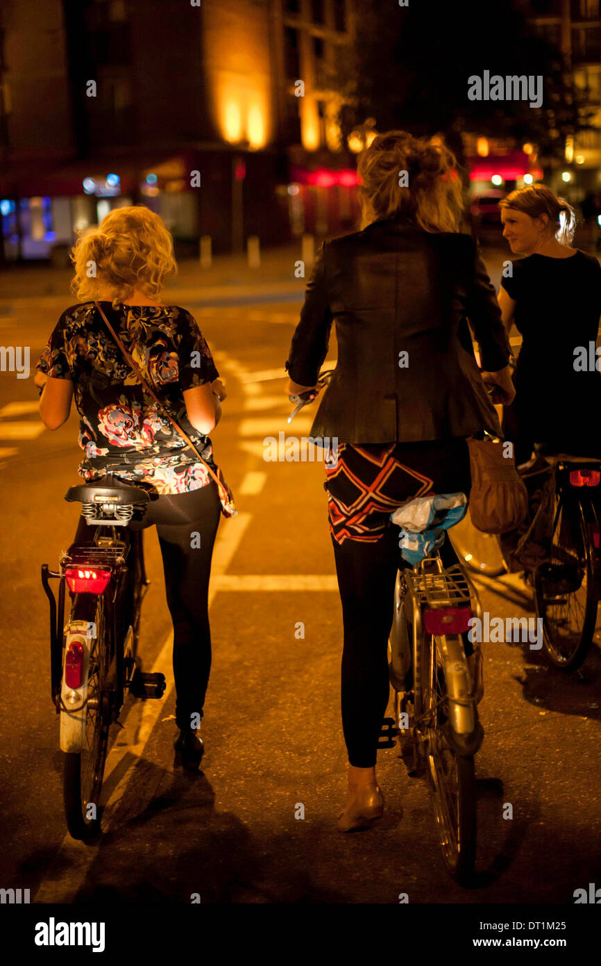 girls waiting signal Stock Photo - Alamy