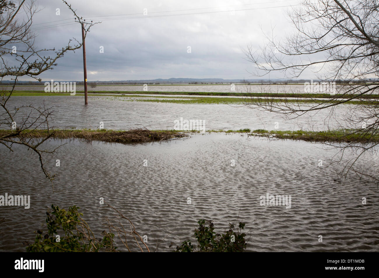 Yeo river water hi-res stock photography and images - Alamy