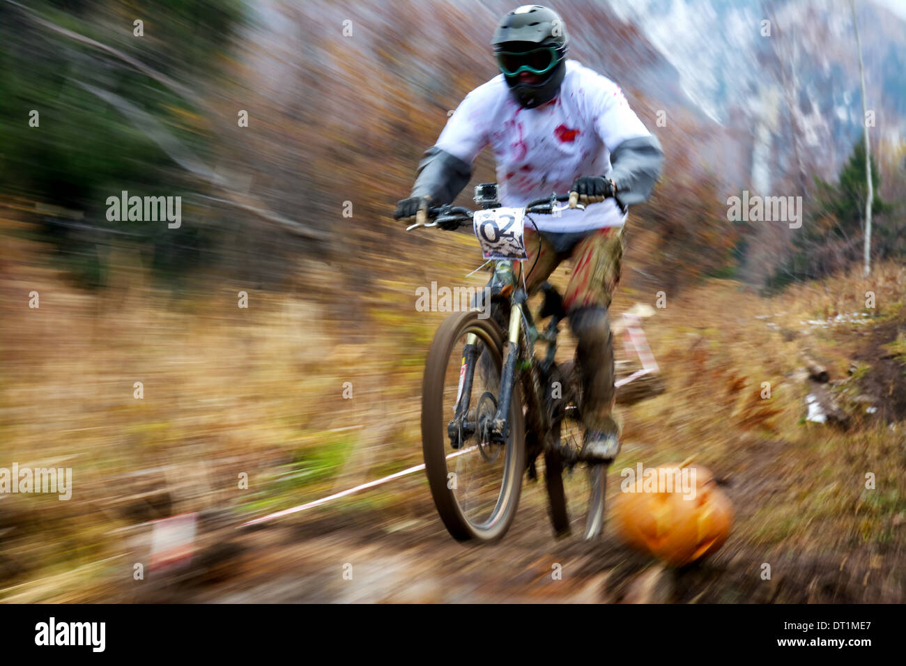 Downhill bicycle speed slope hi-res stock photography and images - Alamy