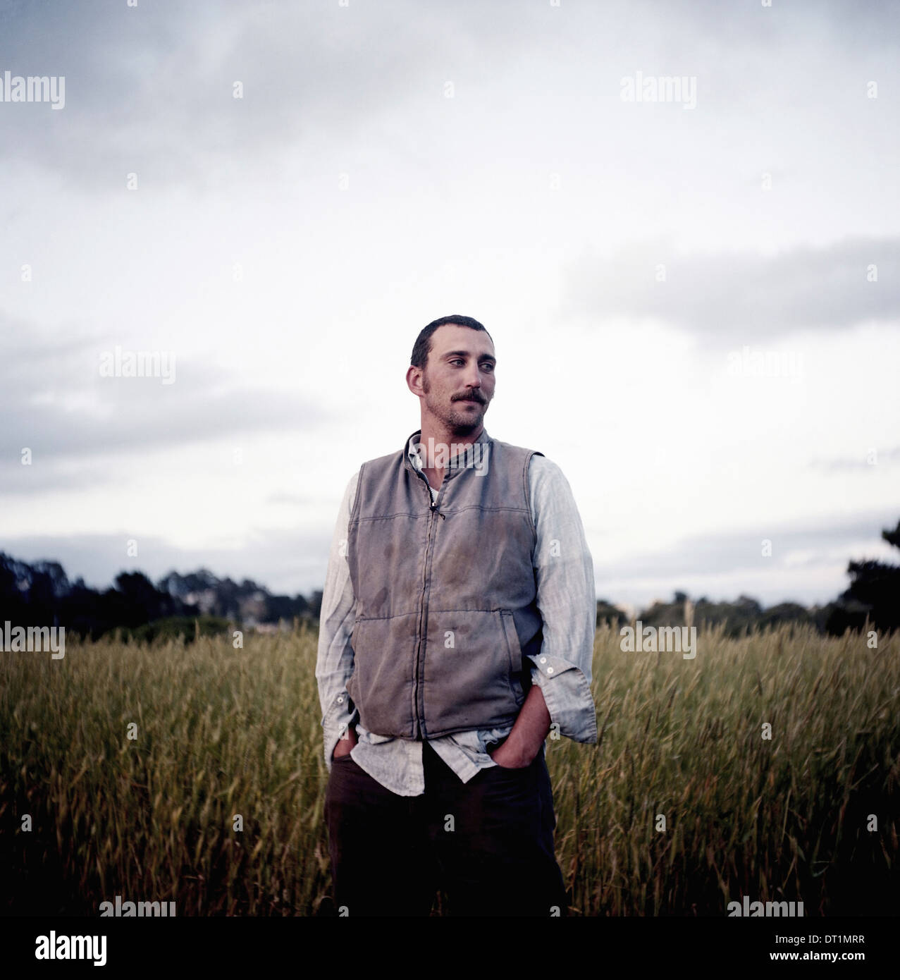 Person standing field field hi-res stock photography and images - Alamy
