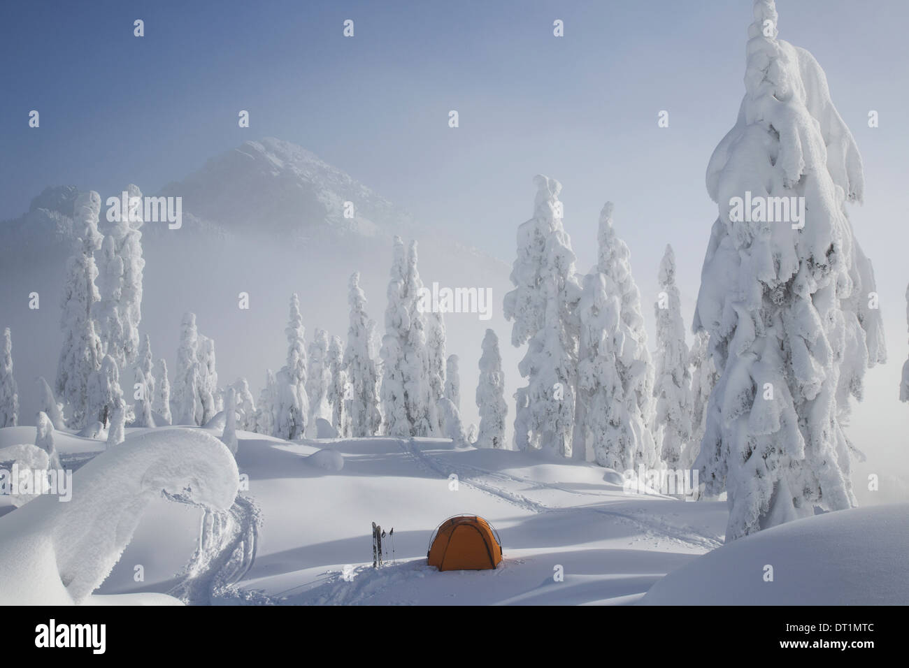 Mountain tent on ridge in winter hi-res stock photography and images ...