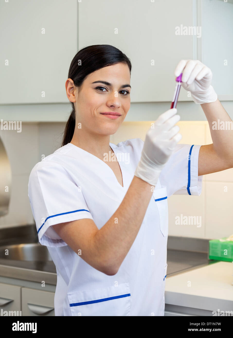 Blood lab study hi-res stock photography and images - Alamy