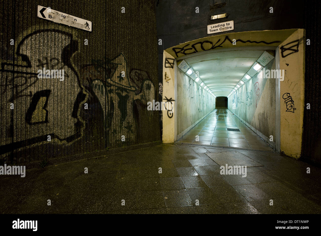 Underpass tunnel subway graffiti hi-res stock photography and images ...