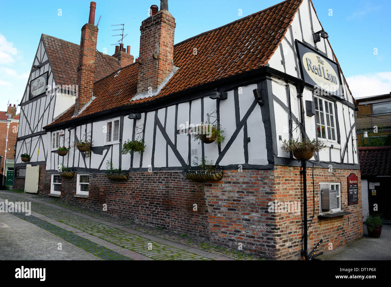 The 13th century half-timbered Red Lion public house, Merchant Place ...