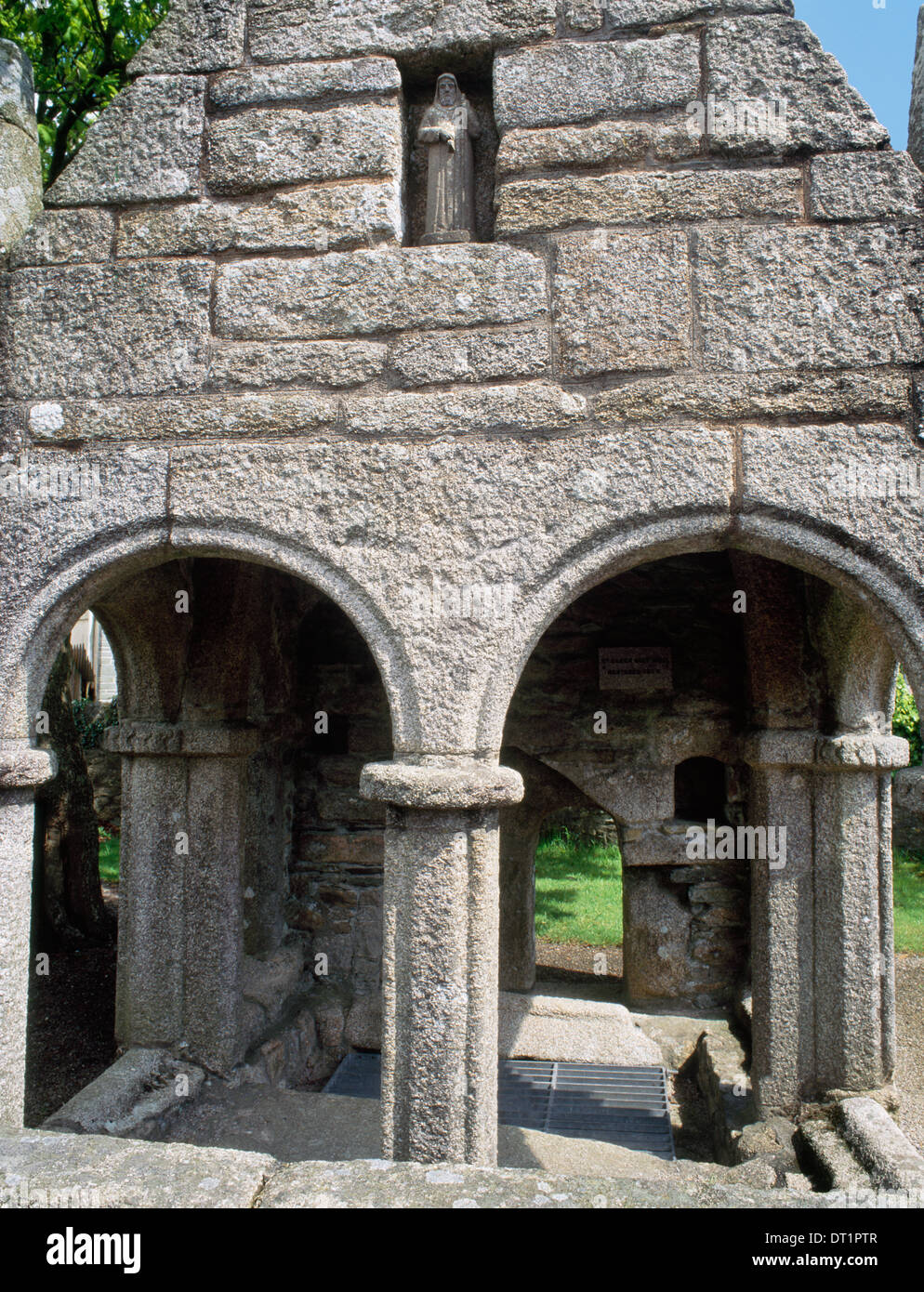 St clarus statue hi-res stock photography and images - Alamy