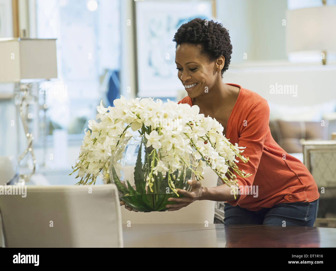 Placing the vase hi-res stock photography and images - Alamy