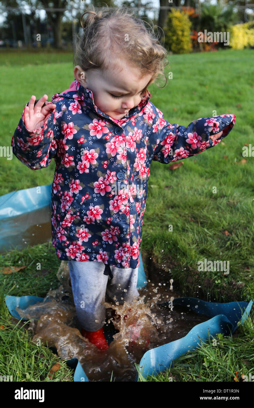 PEOPLE PRACTISING PUDDLE JUMPING TECHNIQUE AT WICKSTEED PARK,KETTERING ...