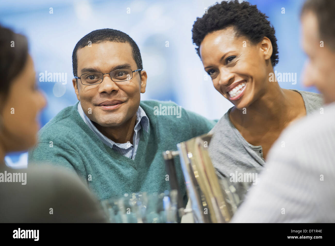 Two couples dinner table hi-res stock photography and images - Alamy