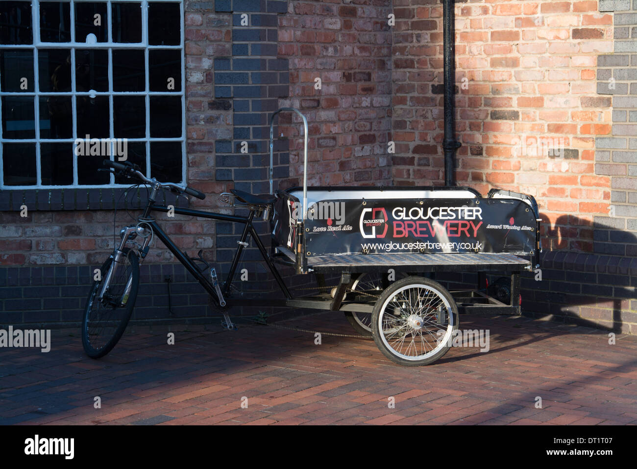 Delivery tricycle hi-res stock photography and images - Alamy