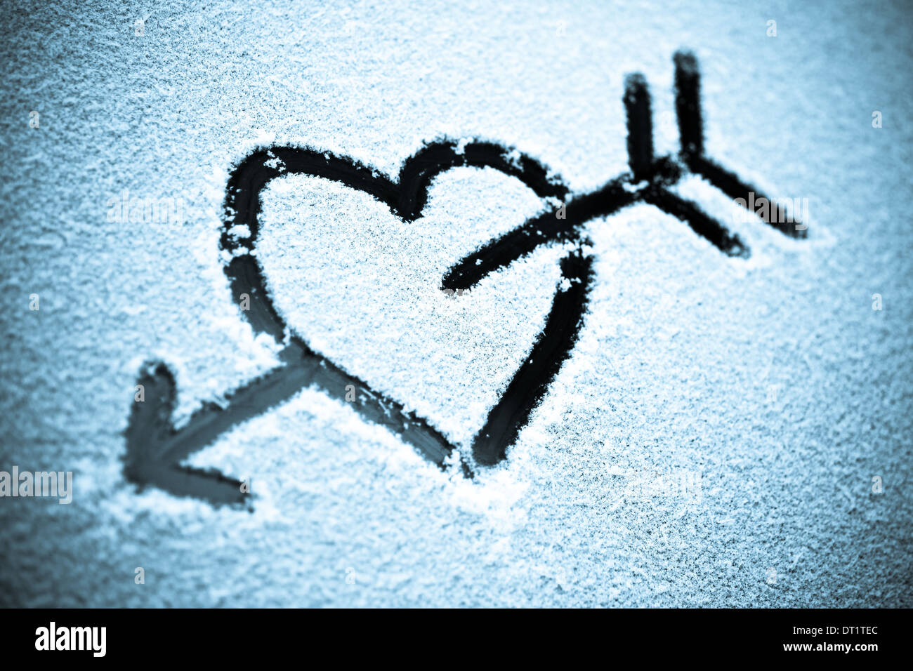 Picture of a heart drawing in the snow Stock Photo - Alamy