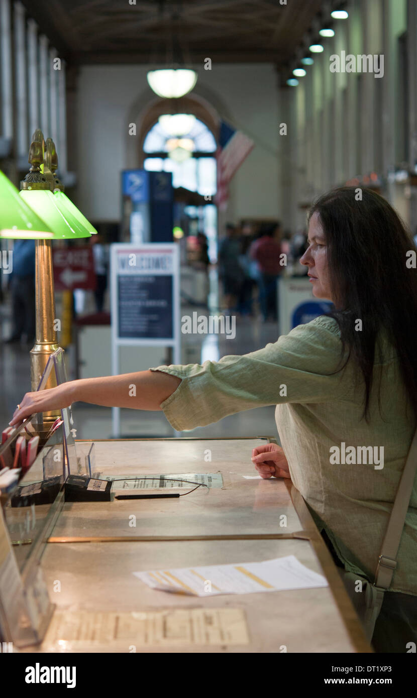 New york city post office hi-res stock photography and images - Alamy