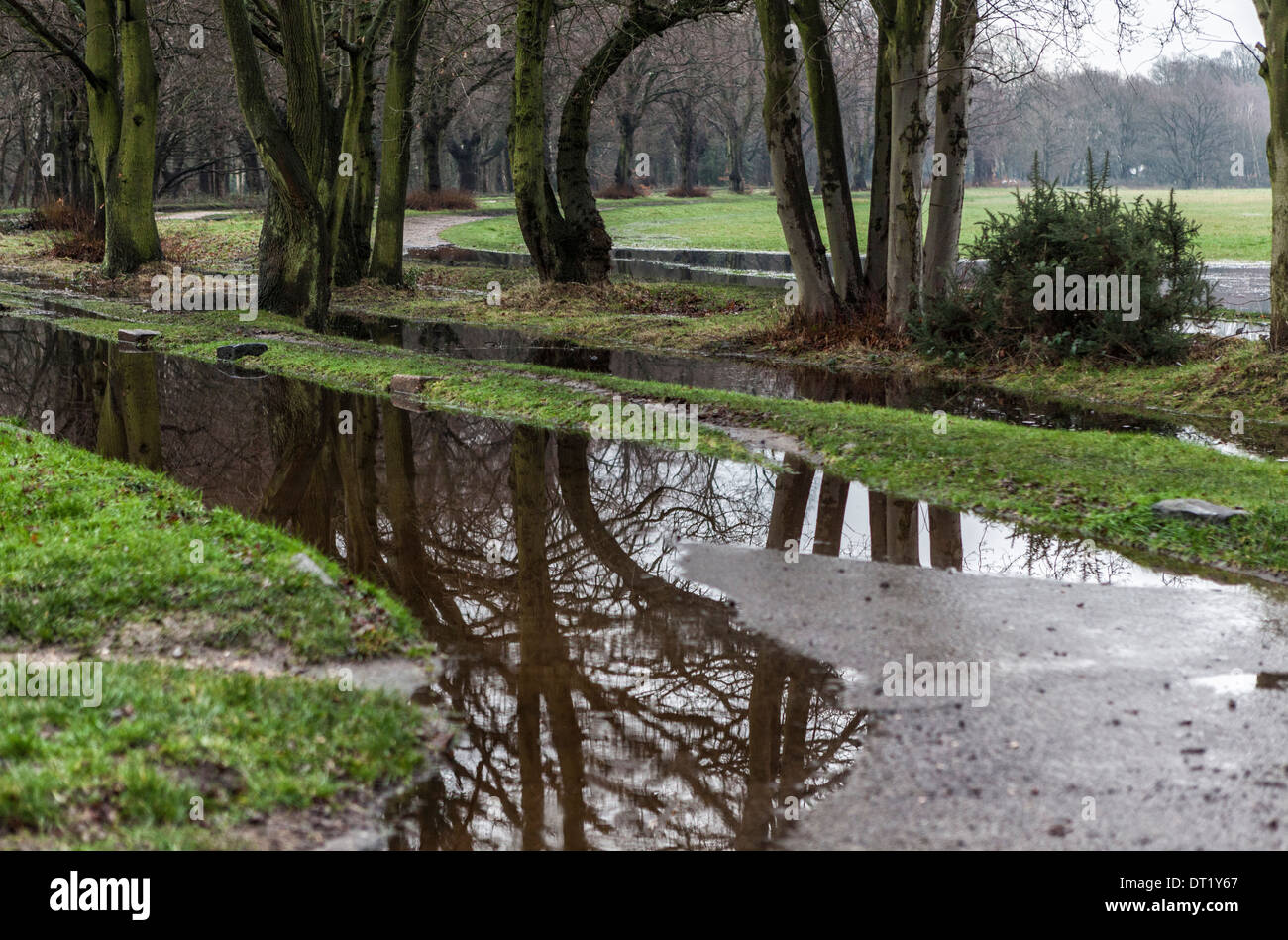 Path roads flood floods flooded hi-res stock photography and images - Alamy