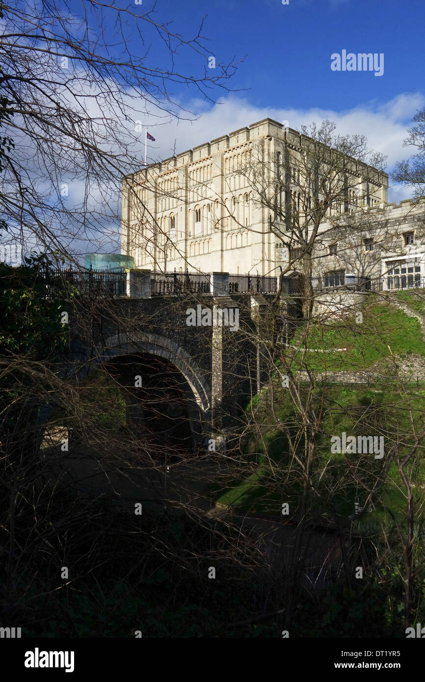 Garden ditch hi-res stock photography and images - Alamy