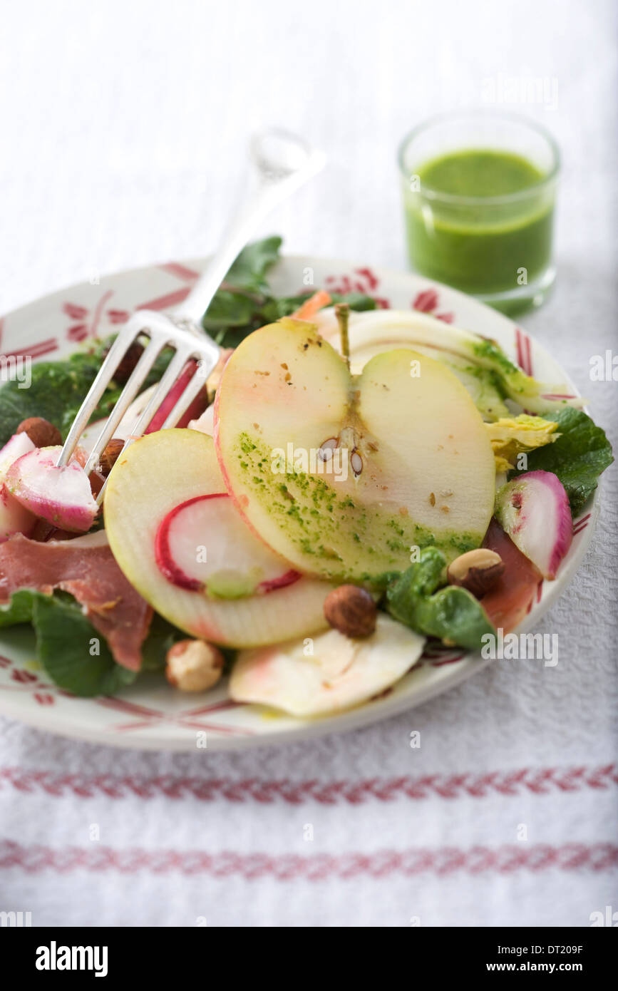 Apple spinach salad hi-res stock photography and images - Alamy