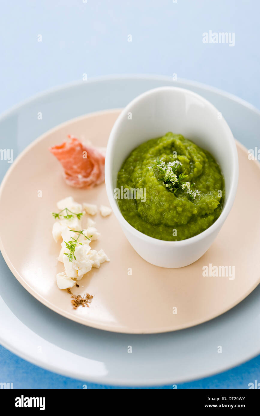 Broad bean puree hi-res stock photography and images - Alamy