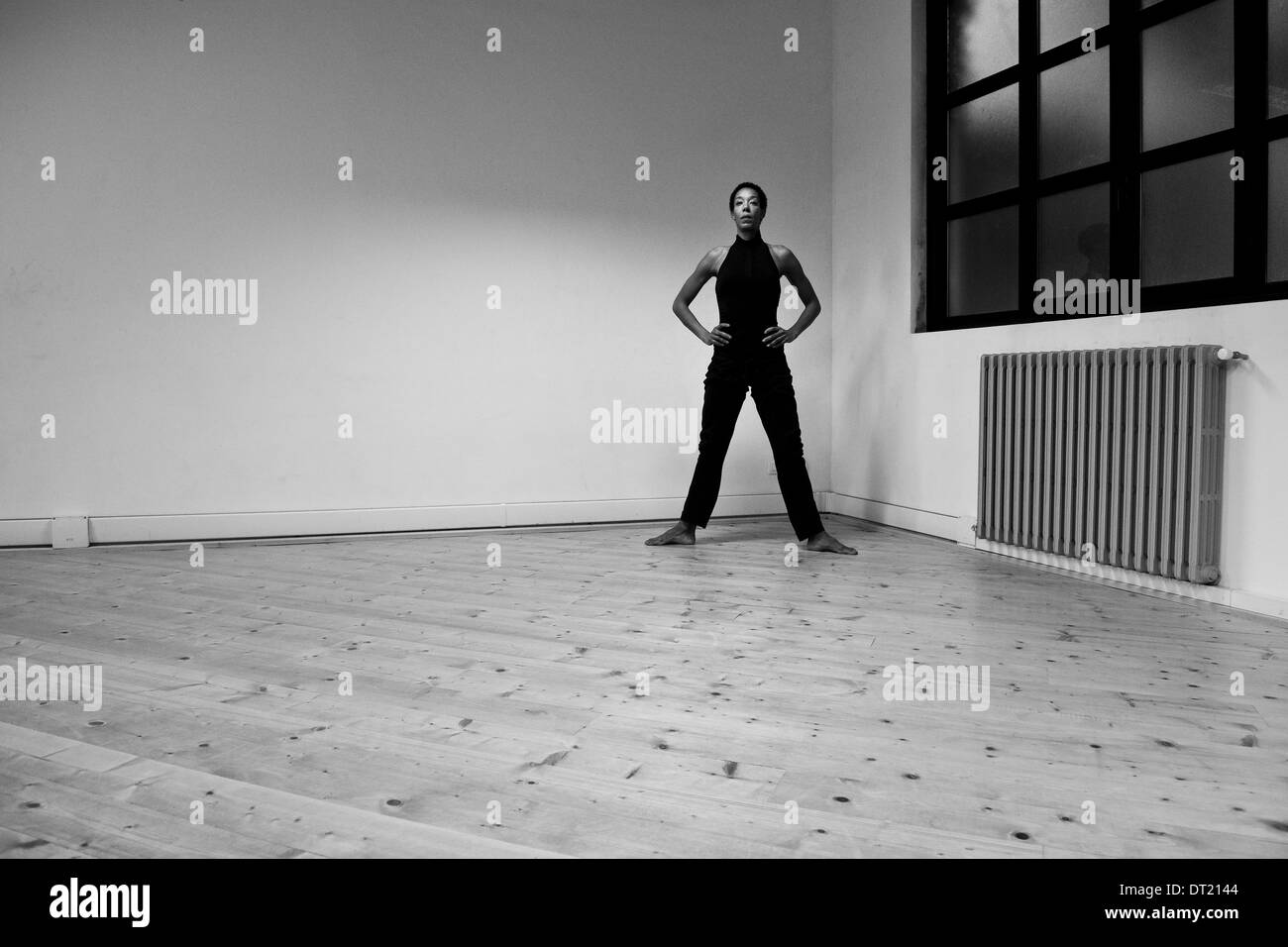 African dancers art Black and White Stock Photos & Images - Alamy