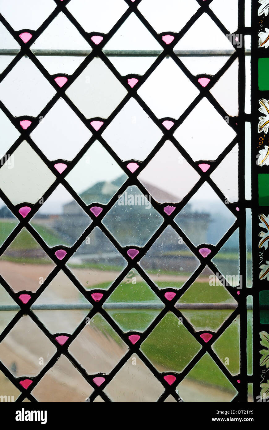 Figured window hi-res stock photography and images - Alamy