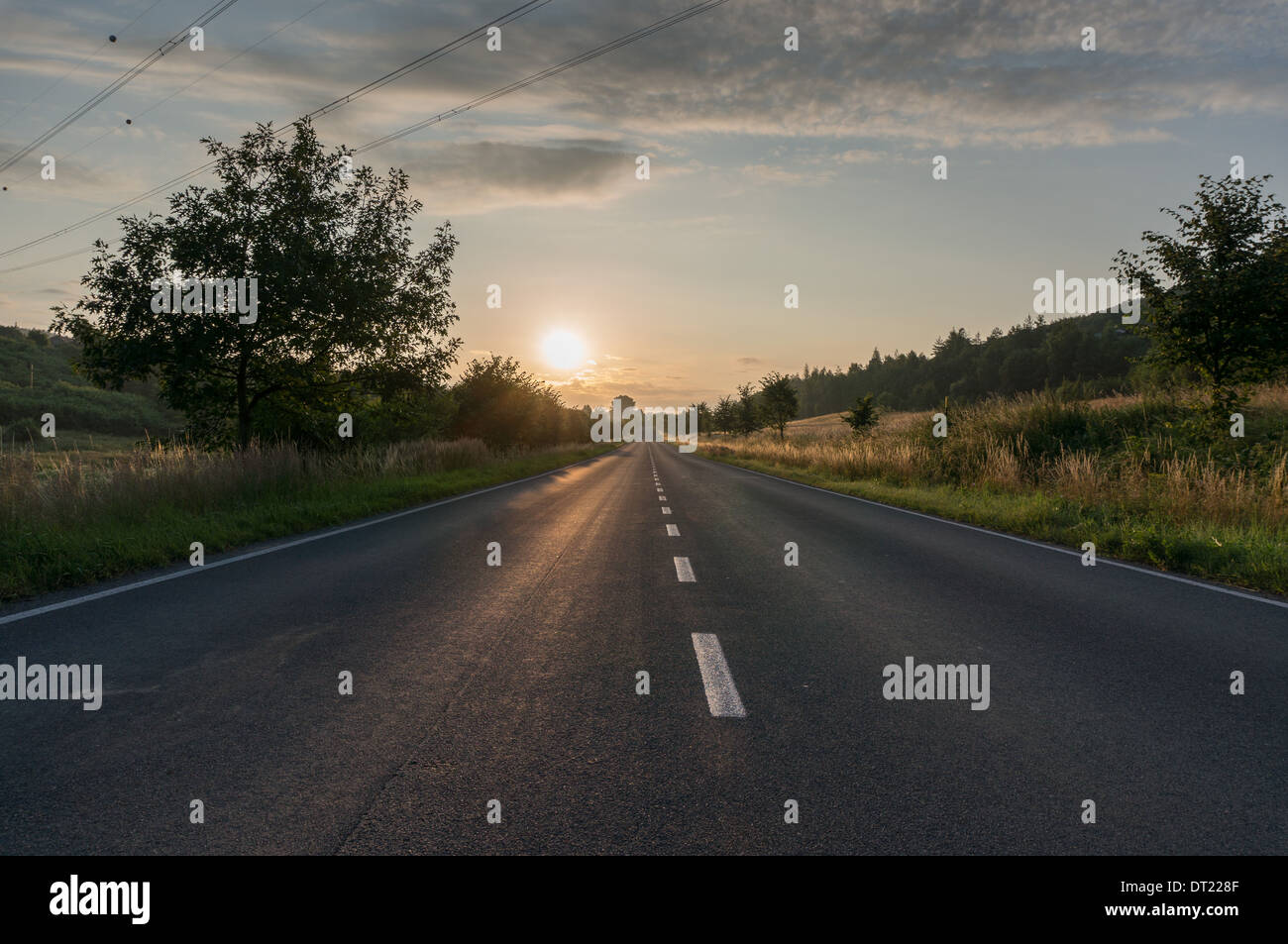 Cracked tarmac road sun hi-res stock photography and images - Alamy