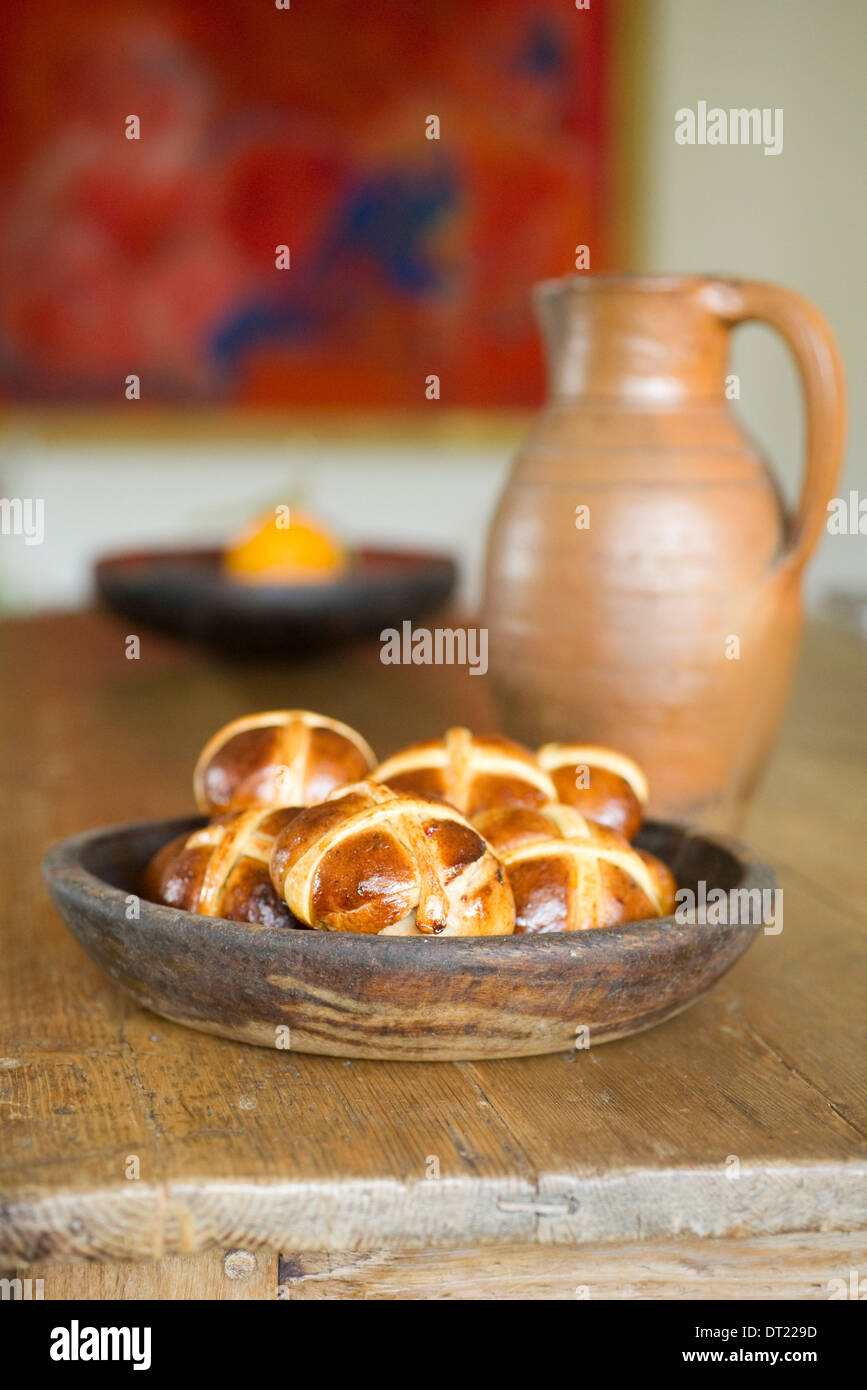 English bun hi-res stock photography and images - Alamy