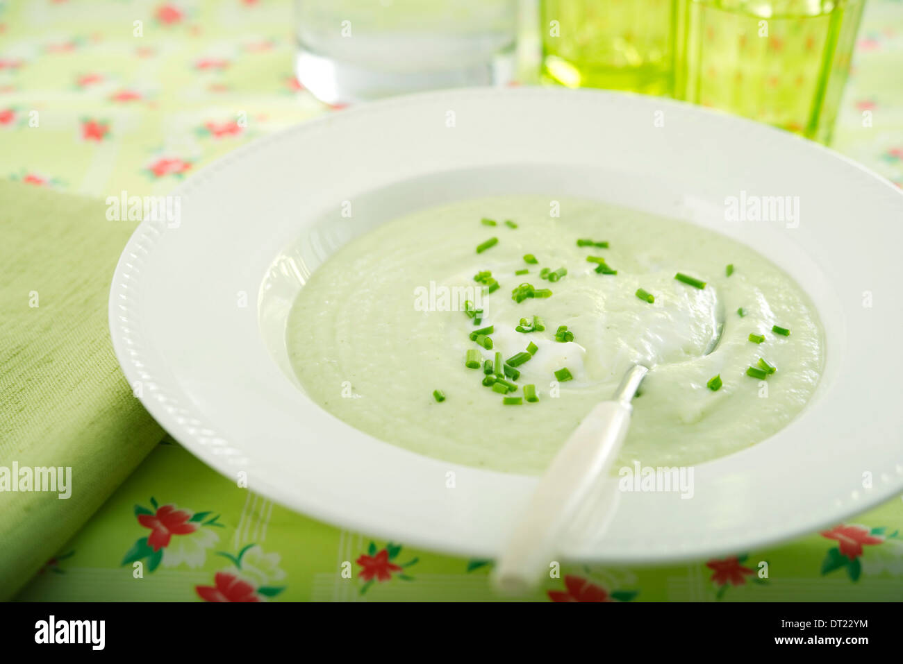 Avocado soups hi-res stock photography and images - Alamy