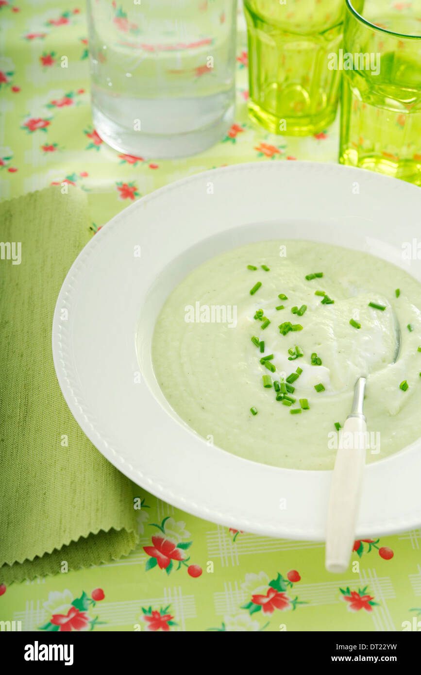 Avocado soups hi-res stock photography and images - Alamy