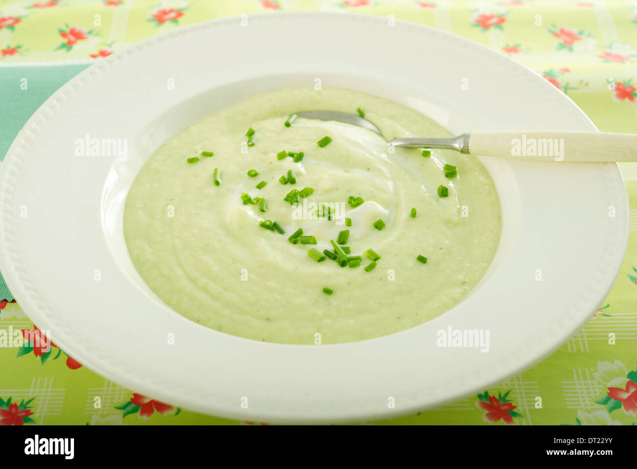 Avocado soups hi-res stock photography and images - Alamy