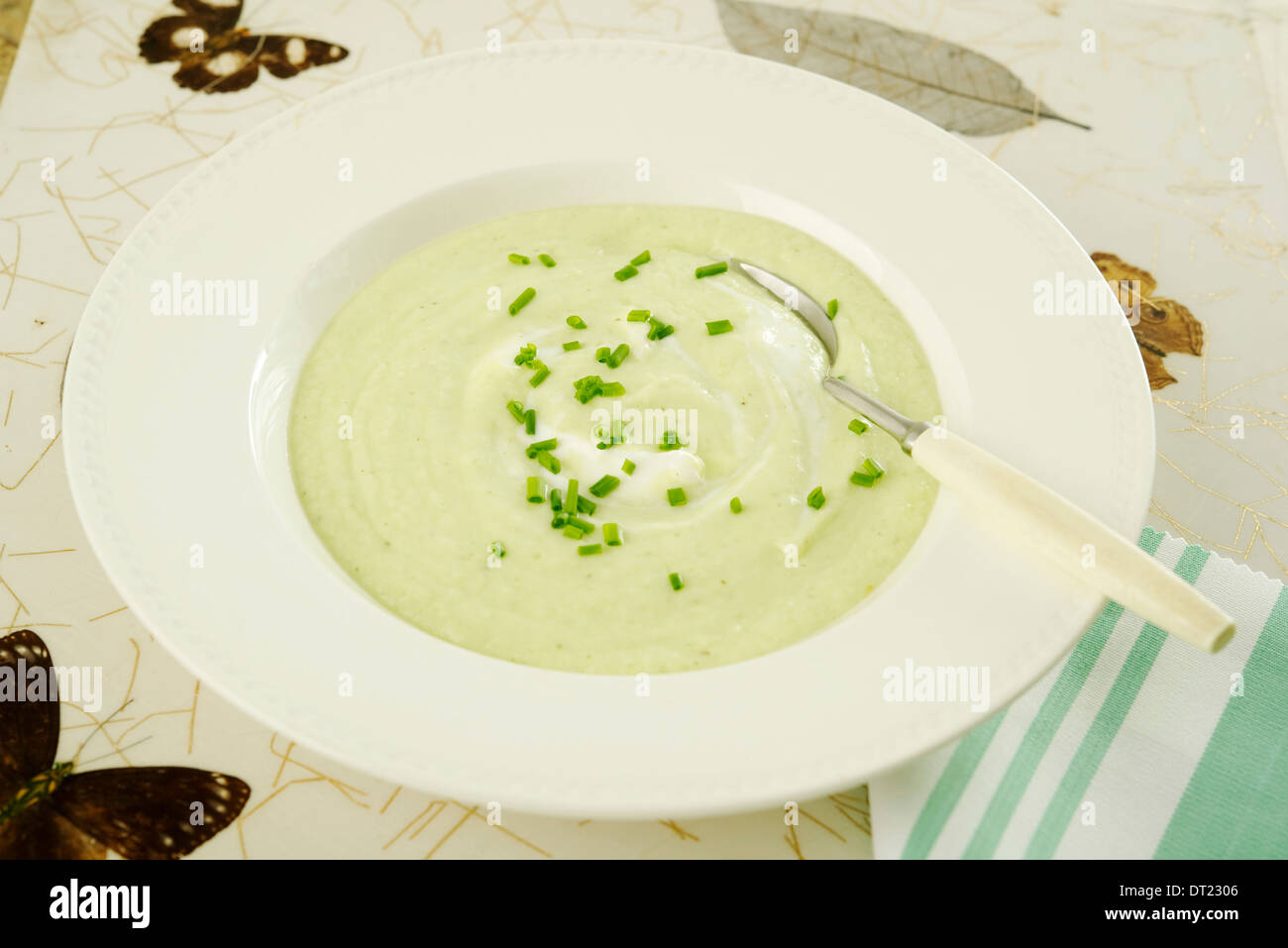 Avocado soups hi-res stock photography and images - Alamy