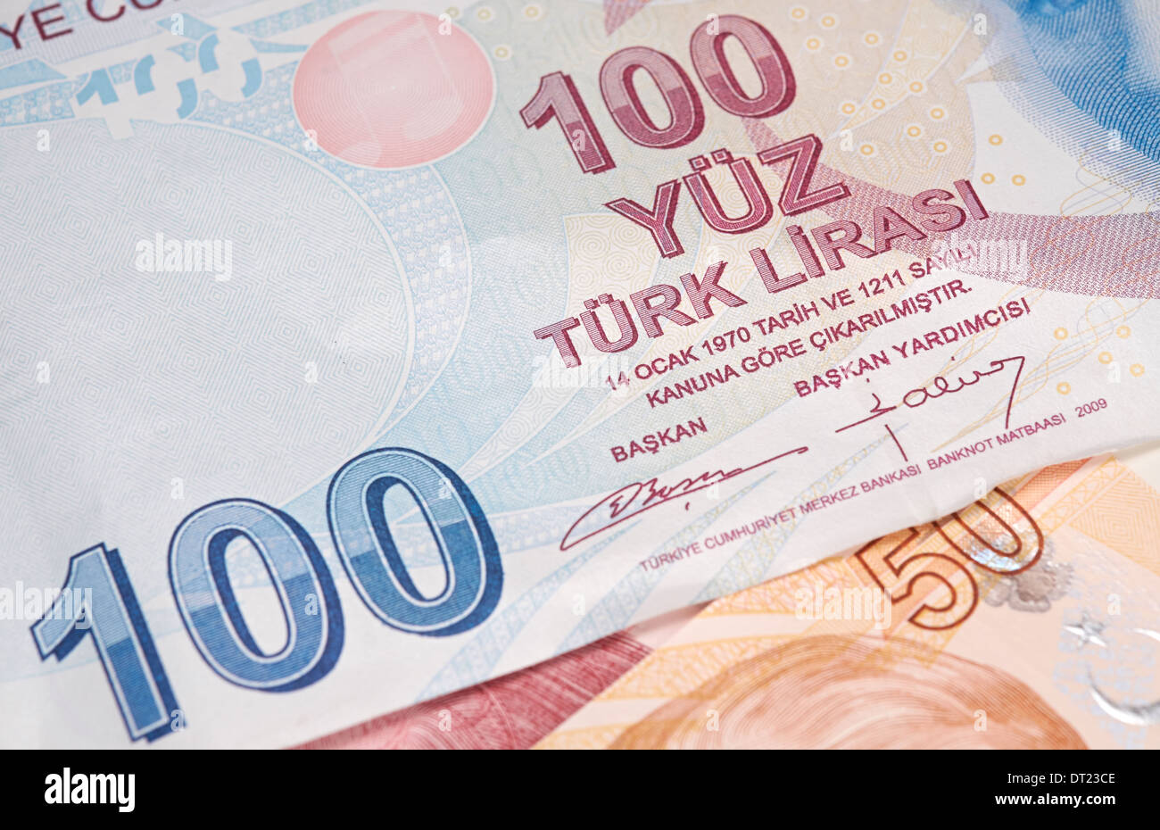 100 lira banknote hi-res stock photography and images - Alamy