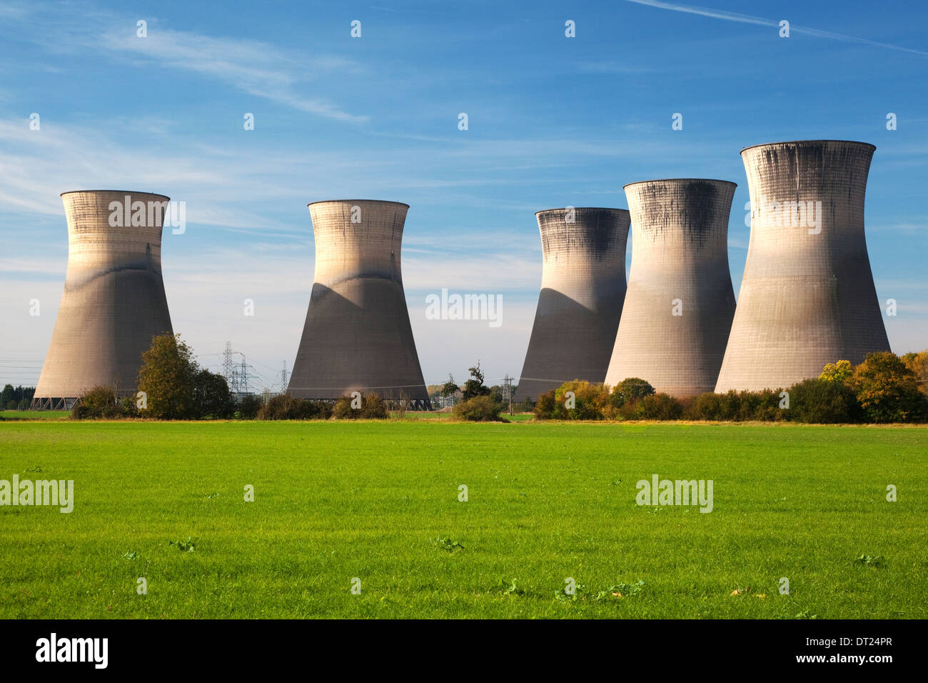 De- Commissioned Willington Power Station Cooling Towers Willington ...