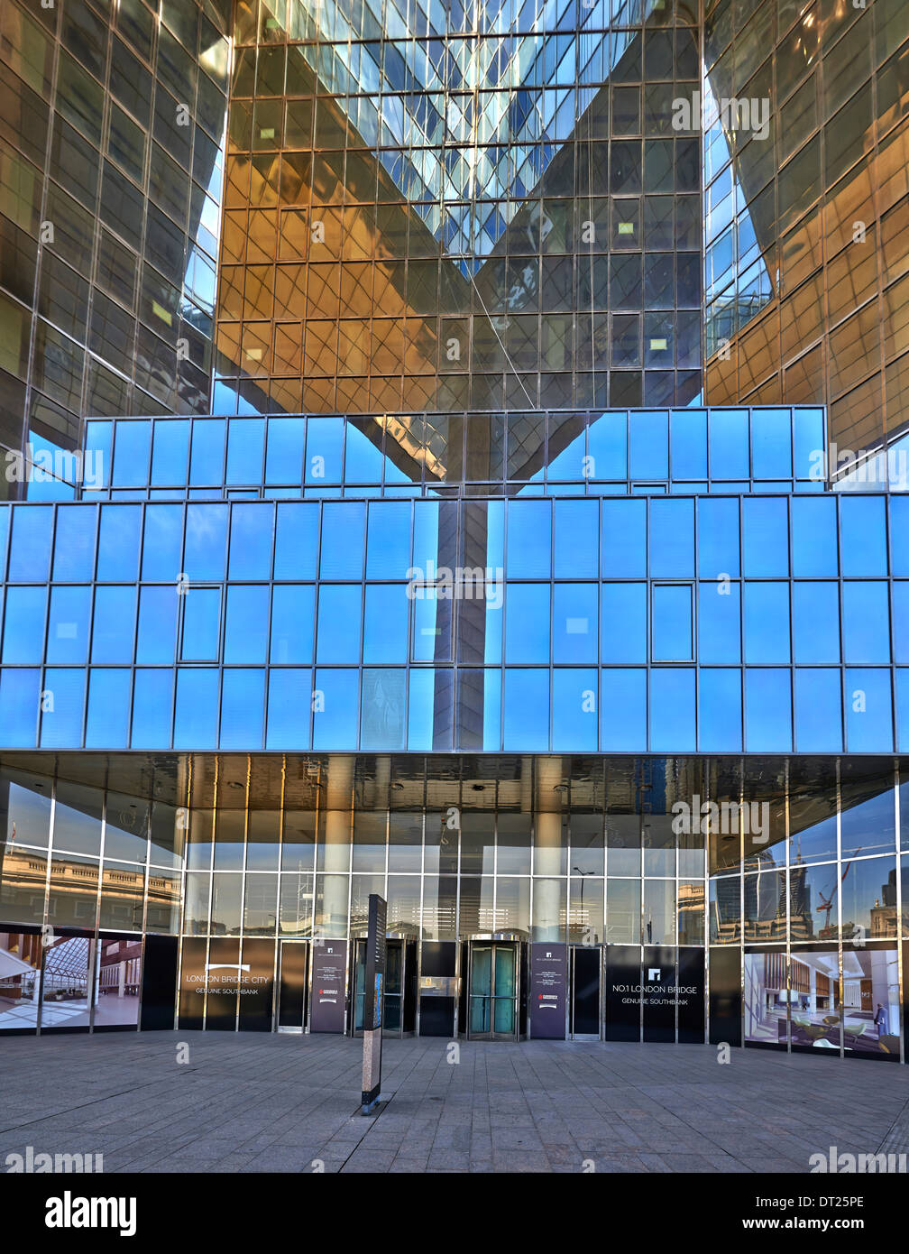 The River Thames flows through southern England Stock Photo - Alamy