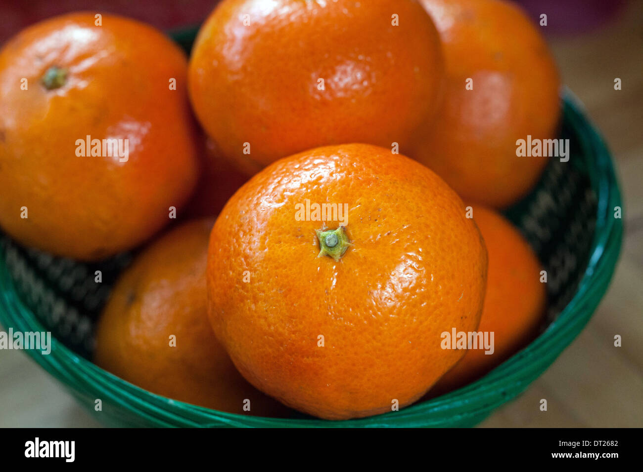 Small citrus fruits hi-res stock photography and images - Alamy