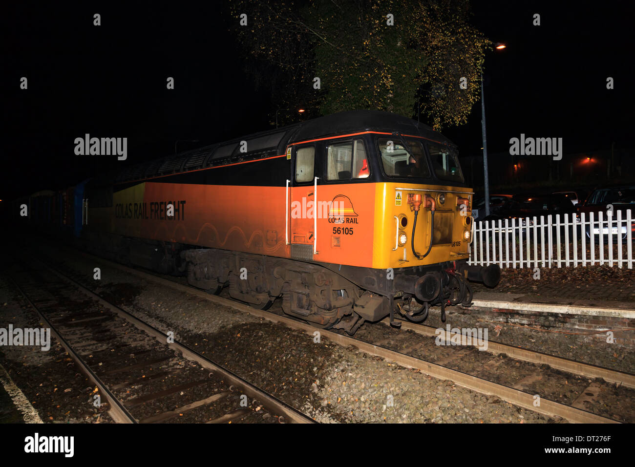 Class 56 (56105) stops at Chirk Station before reversing back into ...
