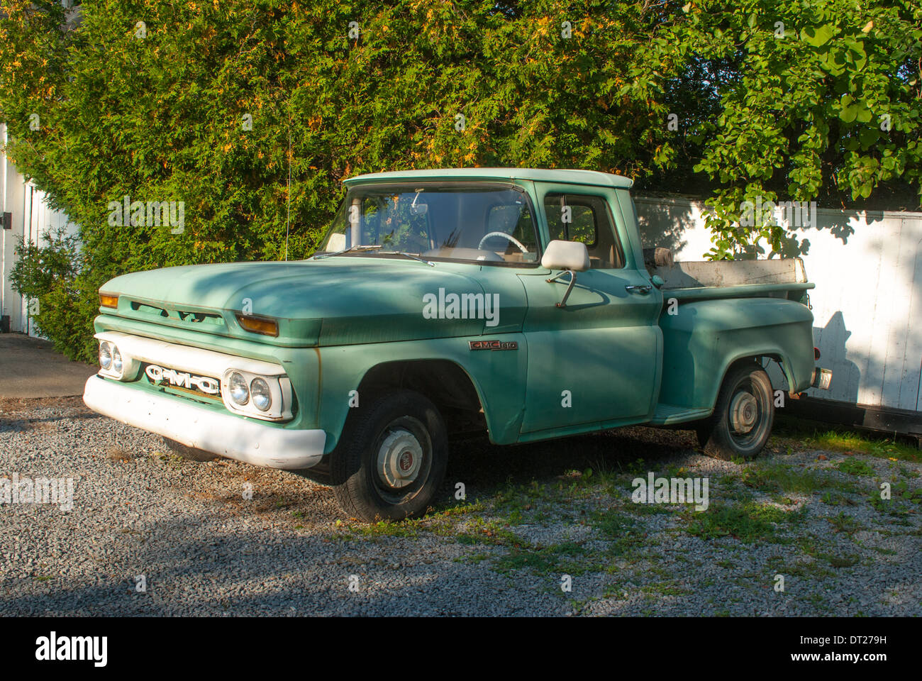 GMC pick up truck vintage green pick up truck Stock Photo - Alamy