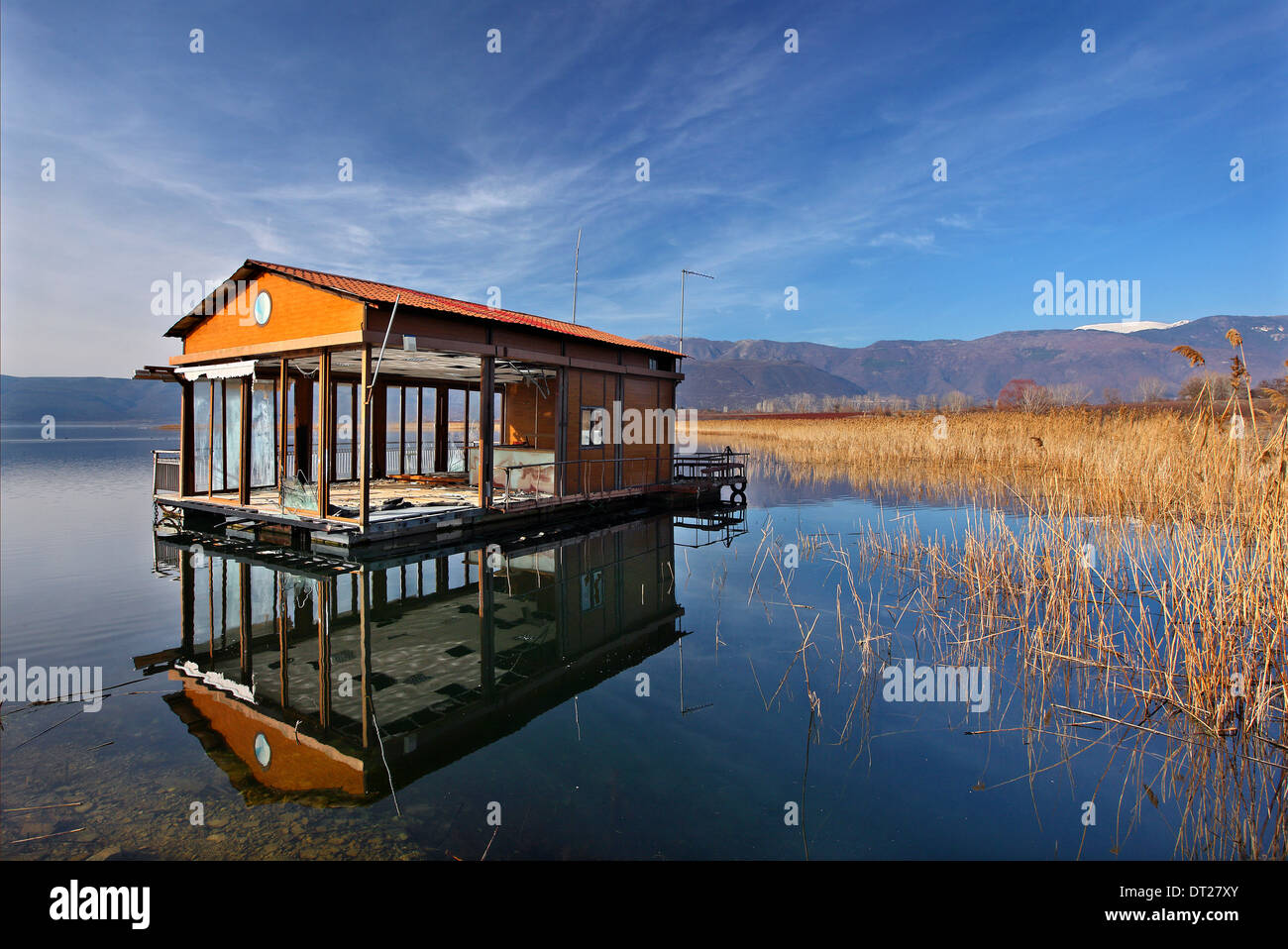 Floating bar hi-res stock photography and images - Alamy
