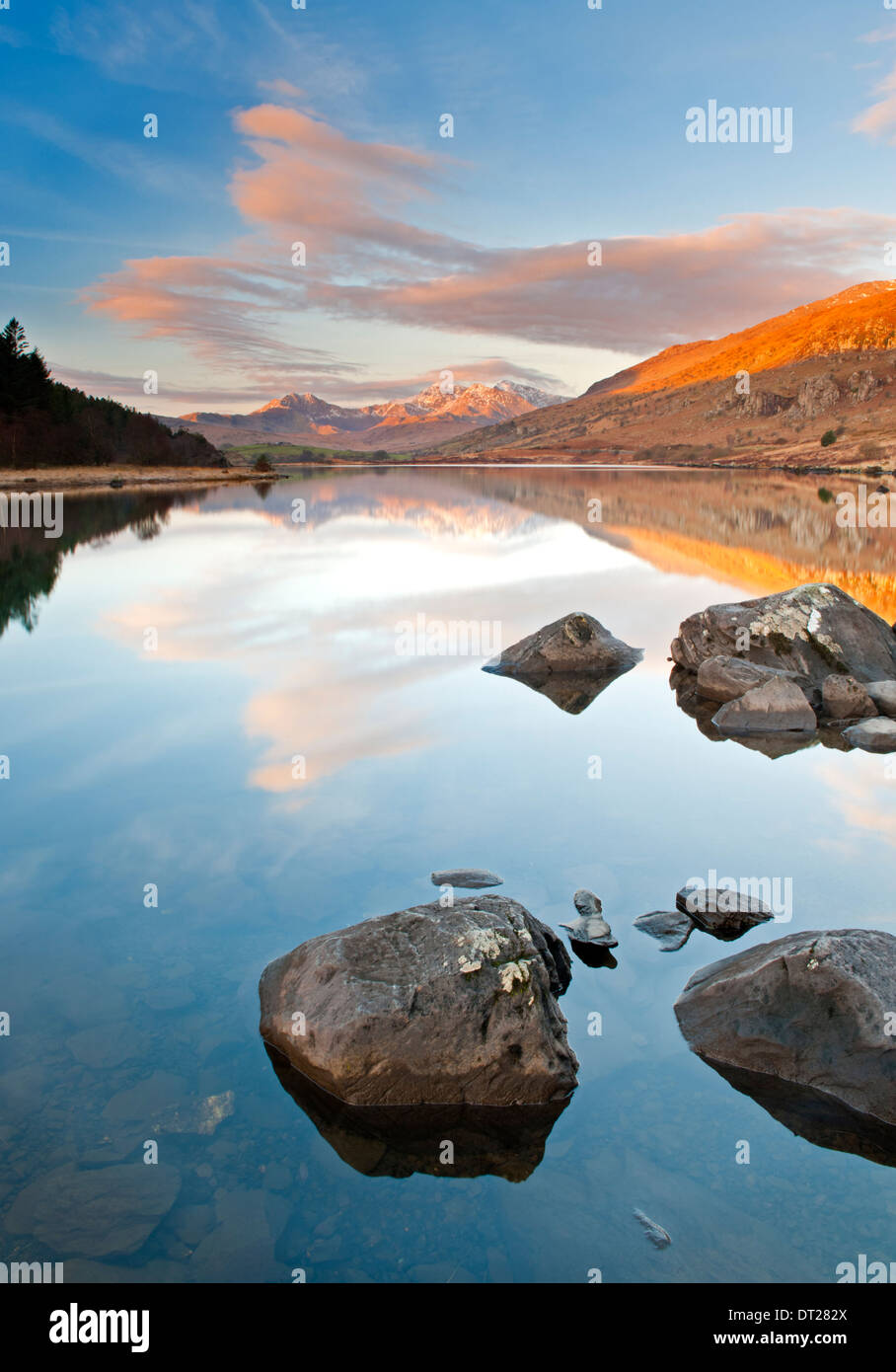 Snowdon horseshoe sunset hi-res stock photography and images - Alamy